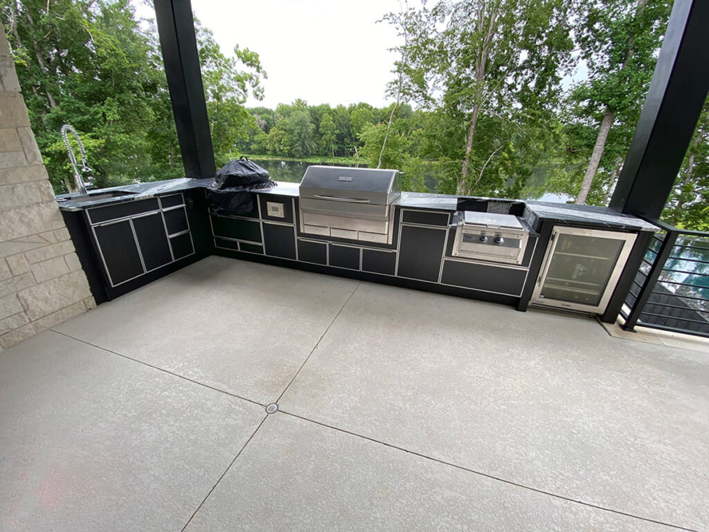 l-shaped-cabinet-run-with-memphis-pellet-grill-evo-cooktop-and-sink ...